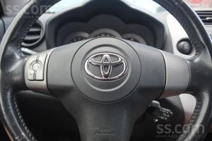 Red Toyota RAV4 2007 in Riga, with an engine capacity of 2.00 L and mileage of 218 thousand km for 4999 €, photo 18 on AUTOMOTO.COM.LV