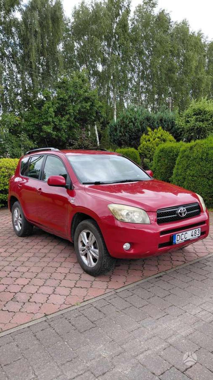 Red Toyota RAV4 2007 in Vilnius, with an engine capacity of 2.23 L and mileage of 272 thousand km for 2900 €, photo 3 on AUTOMOTO.COM.LV