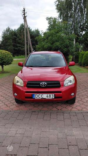 Red Toyota RAV4 2007 in Vilnius, with an engine capacity of 2.23 L and mileage of 272 thousand km for 2900 €, photo 4 on AUTOMOTO.COM.LV