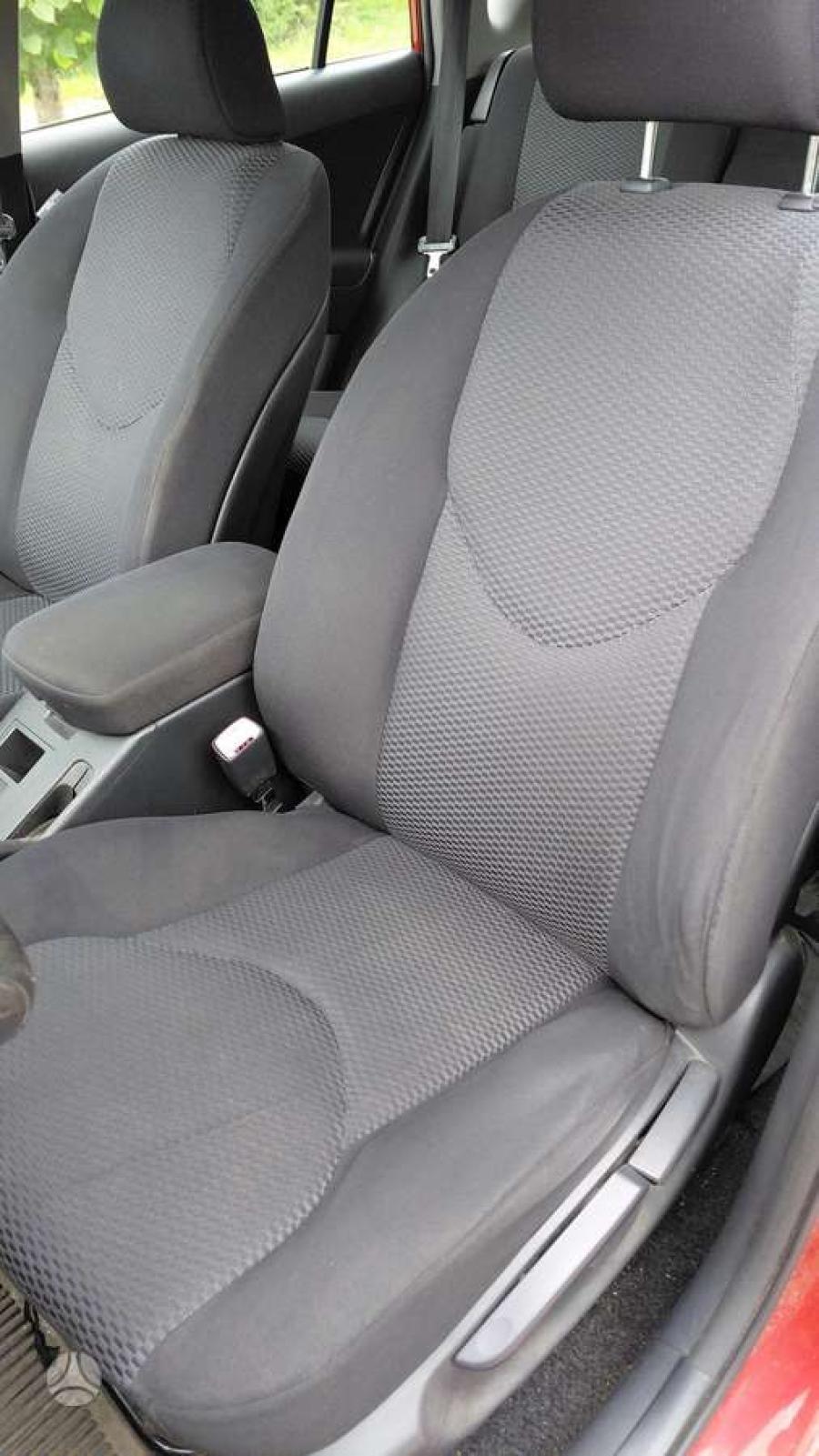 Red Toyota RAV4 2007 in Vilnius, with an engine capacity of 2.23 L and mileage of 272 thousand km for 2900 €, photo 10 on AUTOMOTO.COM.LV