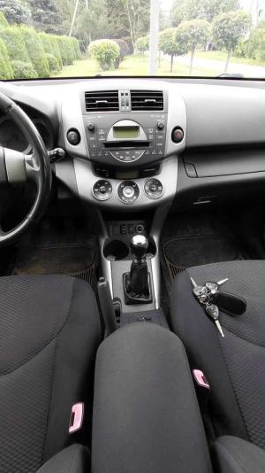 Red Toyota RAV4 2007 in Vilnius, with an engine capacity of 2.23 L and mileage of 272 thousand km for 2900 €, photo 12 on AUTOMOTO.COM.LV