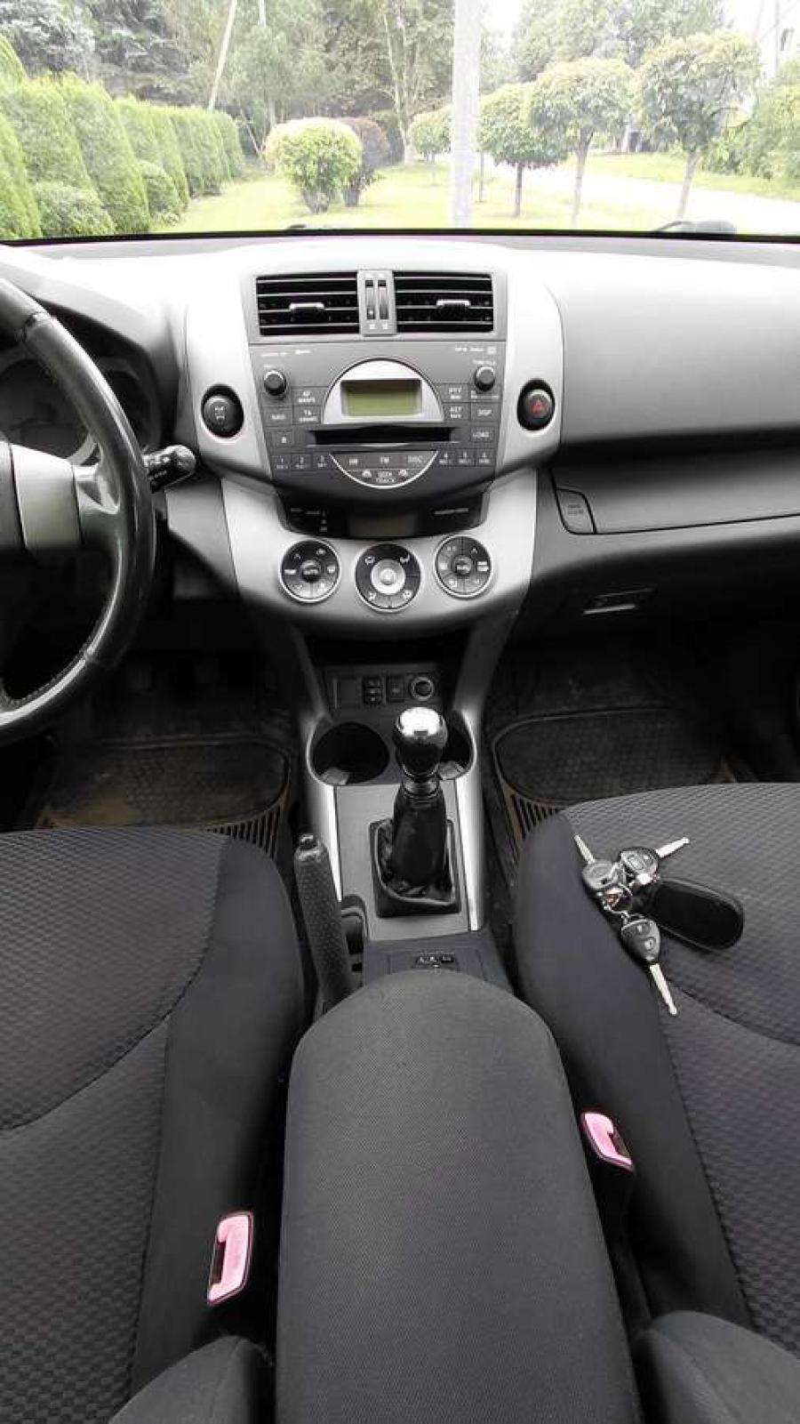 Red Toyota RAV4 2007 in Vilnius, with an engine capacity of 2.23 L and mileage of 272 thousand km for 2900 €, photo 12 on AUTOMOTO.COM.LV