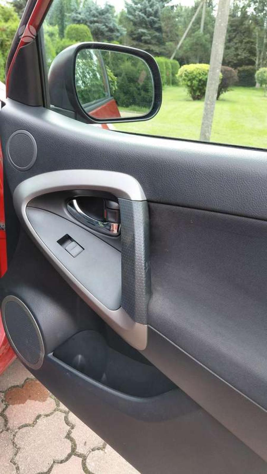Red Toyota RAV4 2007 in Vilnius, with an engine capacity of 2.23 L and mileage of 272 thousand km for 2900 €, photo 15 on AUTOMOTO.COM.LV