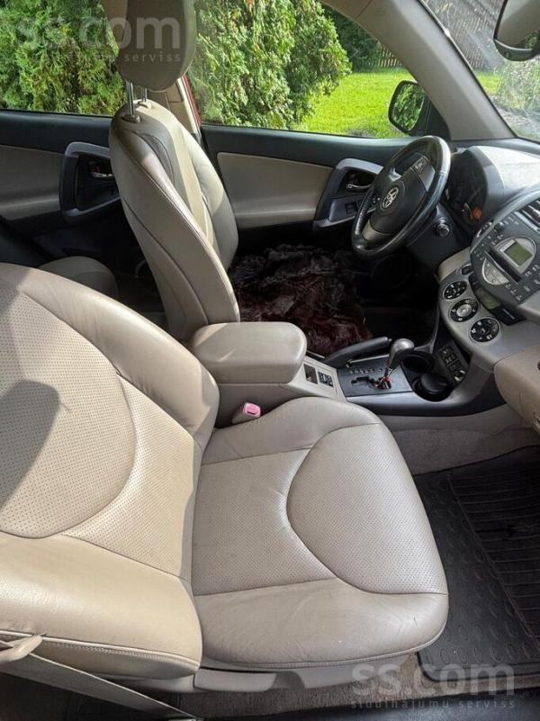 Sarkans Toyota RAV4 2008 Rīga, ar dzinēja tilpumu 2.00 L un nobraukumu 141 tūkst. km par 5200 €, foto 6 vietnē AUTOMOTO.COM.LV