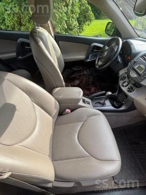 Sarkans Toyota RAV4 2008 Rīga, ar dzinēja tilpumu 2.00 L un nobraukumu 141 tūkst. km par 5200 €, foto 7 vietnē AUTOMOTO.COM.LV
