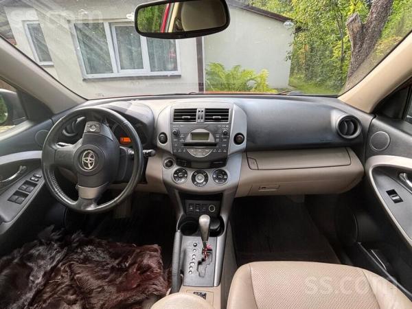 Sarkans Toyota RAV4 2008 Rīga, ar dzinēja tilpumu 2.00 L un nobraukumu 141 tūkst. km par 5200 €, foto 7 vietnē AUTOMOTO.COM.LV