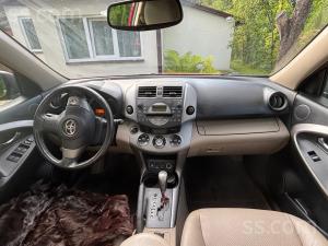 Sarkans Toyota RAV4 2008 Rīga, ar dzinēja tilpumu 2.00 L un nobraukumu 141 tūkst. km par 5200 €, foto 8 vietnē AUTOMOTO.COM.LV