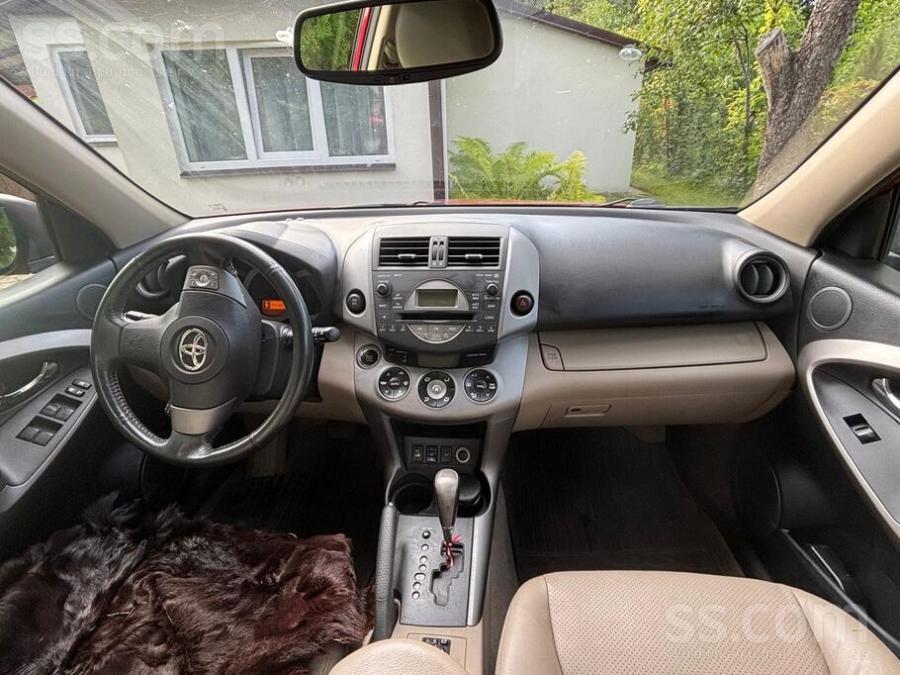 Sarkans Toyota RAV4 2008 Rīga, ar dzinēja tilpumu 2.00 L un nobraukumu 141 tūkst. km par 5200 €, foto 8 vietnē AUTOMOTO.COM.LV