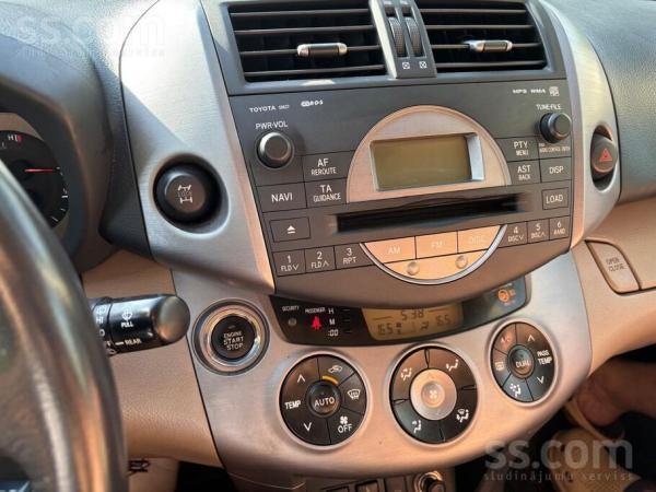 Sarkans Toyota RAV4 2008 Rīga, ar dzinēja tilpumu 2.00 L un nobraukumu 141 tūkst. km par 5200 €, foto 8 vietnē AUTOMOTO.COM.LV