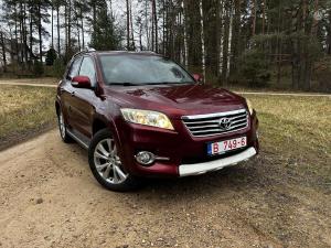 Red Toyota RAV4 2010 in Riga, with an engine capacity of 2.20 L and mileage of 180 thousand km for 4999 €, photo  on AUTOMOTO.COM.LV