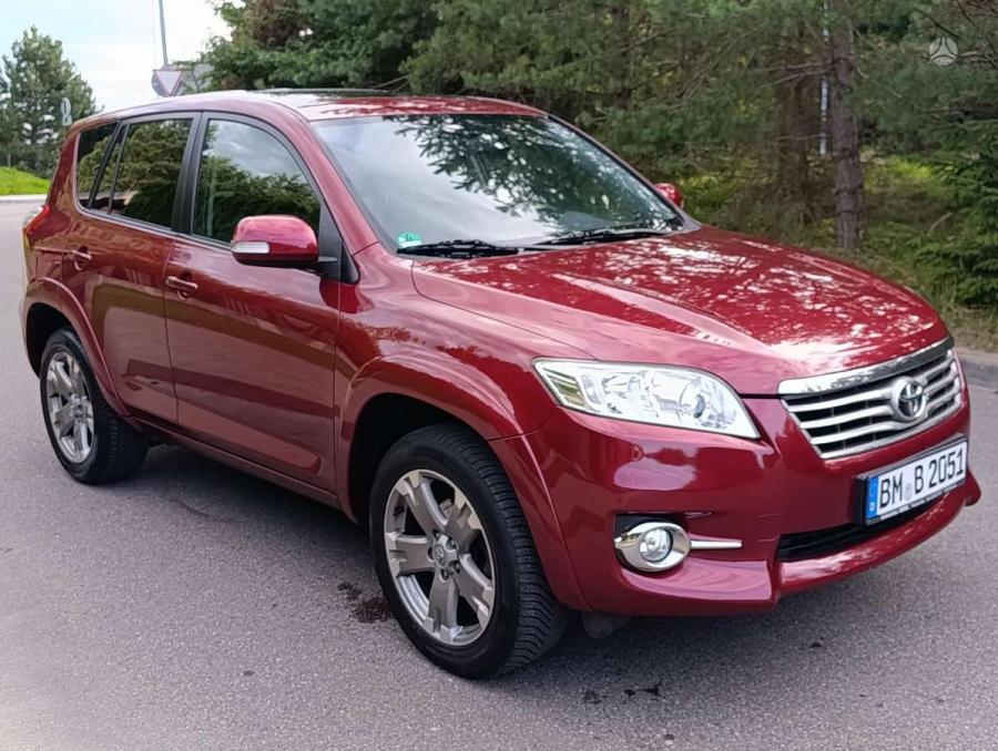 Sarkans Toyota RAV4 2010 Viļņa, ar dzinēja tilpumu 2.20 L un nobraukumu 180 tūkst. km par 7200 €, foto 3 vietnē AUTOMOTO.COM.LV