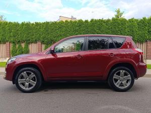 Sarkans Toyota RAV4 2010 Viļņa, ar dzinēja tilpumu 2.20 L un nobraukumu 180 tūkst. km par 7200 €, foto 7 vietnē AUTOMOTO.COM.LV