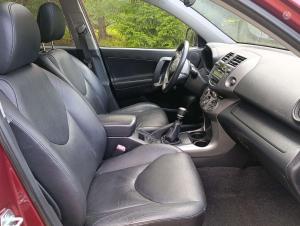 Sarkans Toyota RAV4 2010 Viļņa, ar dzinēja tilpumu 2.20 L un nobraukumu 180 tūkst. km par 7200 €, foto 12 vietnē AUTOMOTO.COM.LV
