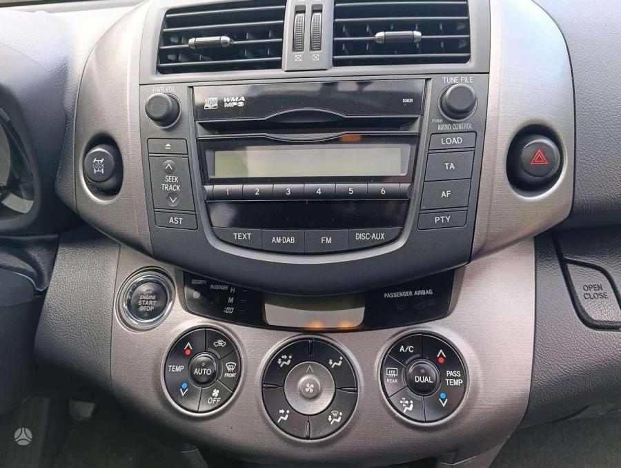 Sarkans Toyota RAV4 2010 Viļņa, ar dzinēja tilpumu 2.20 L un nobraukumu 180 tūkst. km par 7200 €, foto 15 vietnē AUTOMOTO.COM.LV