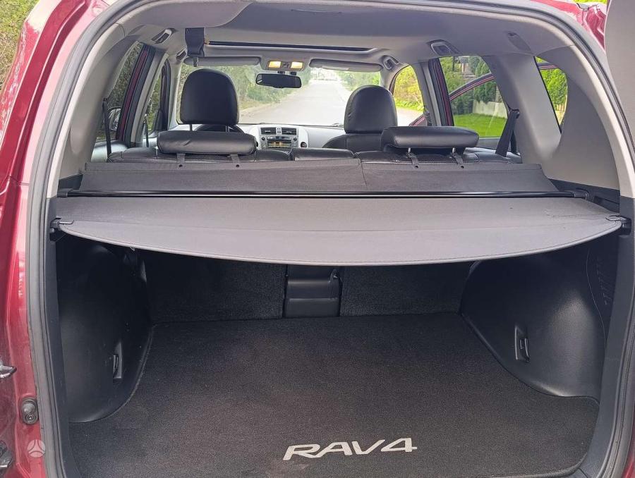 Sarkans Toyota RAV4 2010 Viļņa, ar dzinēja tilpumu 2.20 L un nobraukumu 180 tūkst. km par 7200 €, foto 17 vietnē AUTOMOTO.COM.LV