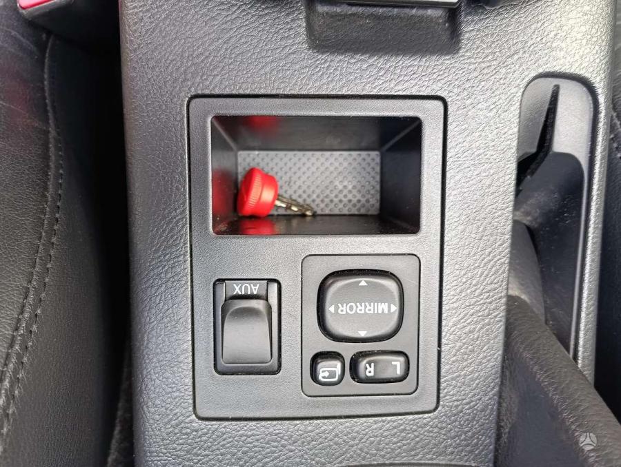 Sarkans Toyota RAV4 2010 Viļņa, ar dzinēja tilpumu 2.20 L un nobraukumu 180 tūkst. km par 7200 €, foto 18 vietnē AUTOMOTO.COM.LV