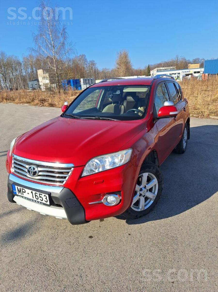 Sarkans Toyota RAV4 2011 Aizkraukle, ar dzinēja tilpumu 2.00 L un nobraukumu 257 tūkst. km par 6500 €, foto 1 vietnē AUTOMOTO.COM.LV