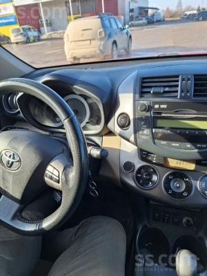 Sarkans Toyota RAV4 2011 Aizkraukle, ar dzinēja tilpumu 2.00 L un nobraukumu 257 tūkst. km par 6500 €, foto 6 vietnē AUTOMOTO.COM.LV