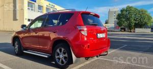Sarkans Toyota RAV4 2011 Rīga, ar dzinēja tilpumu 2.00 L un nobraukumu 190 tūkst. km par 8000 €, foto  vietnē AUTOMOTO.COM.LV