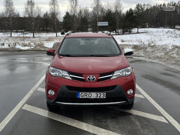 Red Toyota RAV4 2012 in Vilnius, with an engine capacity of 2.20 L and mileage of 209 thousand km for 11000 €, photo 2 on AUTOMOTO.COM.LV