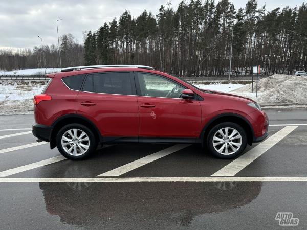 Red Toyota RAV4 2012 in Vilnius, with an engine capacity of 2.20 L and mileage of 209 thousand km for 11000 €, photo 4 on AUTOMOTO.COM.LV