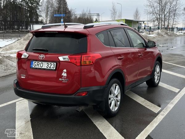 Red Toyota RAV4 2012 in Vilnius, with an engine capacity of 2.20 L and mileage of 209 thousand km for 11000 €, photo 6 on AUTOMOTO.COM.LV