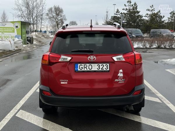 Red Toyota RAV4 2012 in Vilnius, with an engine capacity of 2.20 L and mileage of 209 thousand km for 11000 €, photo 7 on AUTOMOTO.COM.LV