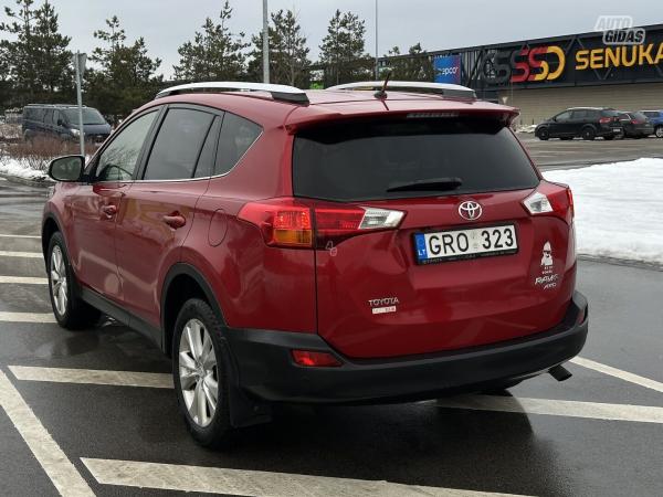 Red Toyota RAV4 2012 in Vilnius, with an engine capacity of 2.20 L and mileage of 209 thousand km for 11000 €, photo 8 on AUTOMOTO.COM.LV