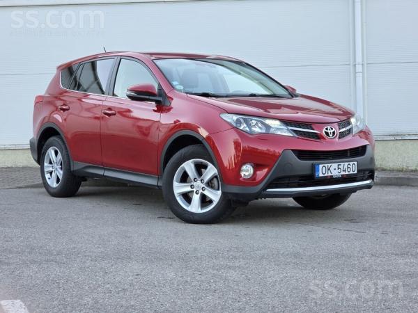 Red Toyota RAV4 2013 in Tukums, with an engine capacity of 2.00 L and mileage of 259 thousand km for 10890 €, photo 1 on AUTOMOTO.COM.LV