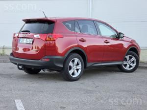 Sarkans Toyota RAV4 2013 Tukums, ar dzinēja tilpumu 2.00 L un nobraukumu 259 tūkst. km par 10890 €, foto 5 vietnē AUTOMOTO.COM.LV