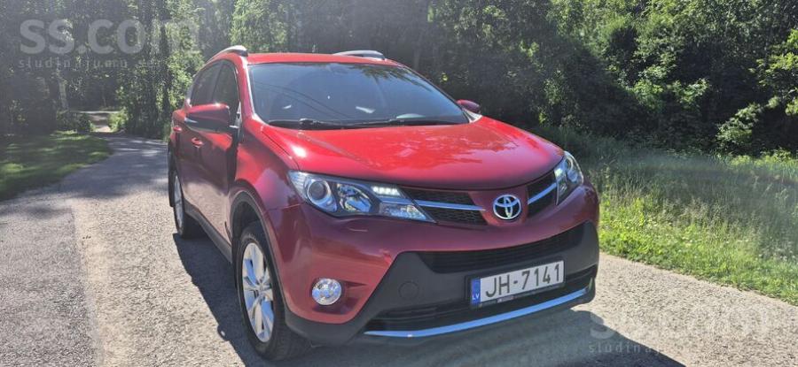 Sarkans Toyota RAV4 2013 Rīga, ar dzinēja tilpumu 2.20 L un nobraukumu 180 tūkst. km par 12100 €, foto 1 vietnē AUTOMOTO.COM.LV