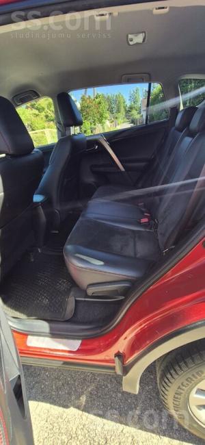 Sarkans Toyota RAV4 2013 Rīga, ar dzinēja tilpumu 2.20 L un nobraukumu 180 tūkst. km par 12100 €, foto 6 vietnē AUTOMOTO.COM.LV