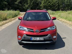 Red Toyota RAV4 2013 in Vilnius, with an engine capacity of 2.20 L and mileage of 210 thousand km for 11000 €, photo 3 on AUTOMOTO.COM.LV