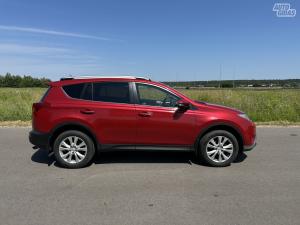 Red Toyota RAV4 2013 in Vilnius, with an engine capacity of 2.20 L and mileage of 210 thousand km for 11000 €, photo 5 on AUTOMOTO.COM.LV