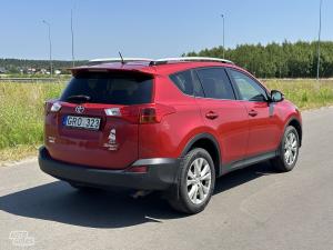 Red Toyota RAV4 2013 in Vilnius, with an engine capacity of 2.20 L and mileage of 210 thousand km for 11000 €, photo 6 on AUTOMOTO.COM.LV