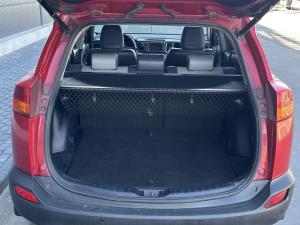 Red Toyota RAV4 2013 in Vilnius, with an engine capacity of 2.20 L and mileage of 210 thousand km for 11000 €, photo 14 on AUTOMOTO.COM.LV