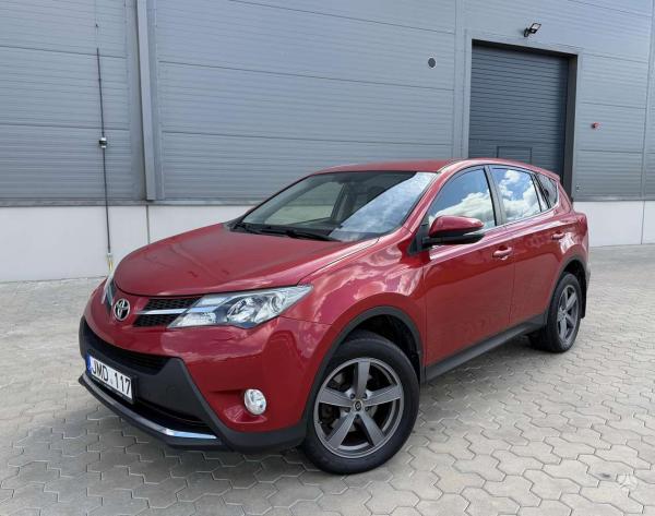 Red Toyota RAV4 2013 in Kaunas, with an engine capacity of 2.23 L and mileage of 176 thousand km for 10800 €, photo 1 on AUTOMOTO.COM.LV