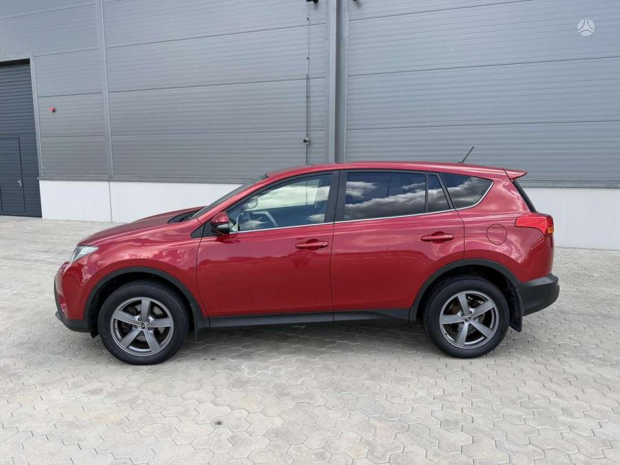 Sarkans Toyota RAV4 2013 Kauņa, ar dzinēja tilpumu 2.23 L un nobraukumu 176 tūkst. km par 10800 €, foto 3 vietnē AUTOMOTO.COM.LV