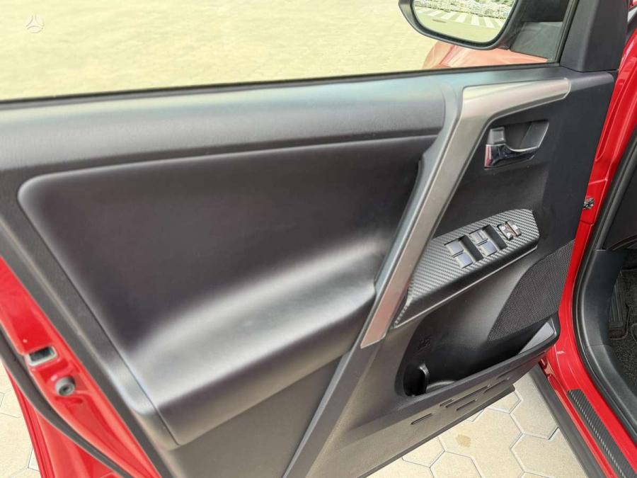 Sarkans Toyota RAV4 2013 Kauņa, ar dzinēja tilpumu 2.23 L un nobraukumu 176 tūkst. km par 10800 €, foto 13 vietnē AUTOMOTO.COM.LV