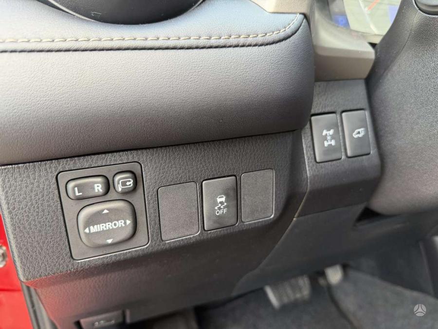 Sarkans Toyota RAV4 2013 Kauņa, ar dzinēja tilpumu 2.23 L un nobraukumu 176 tūkst. km par 10800 €, foto 18 vietnē AUTOMOTO.COM.LV