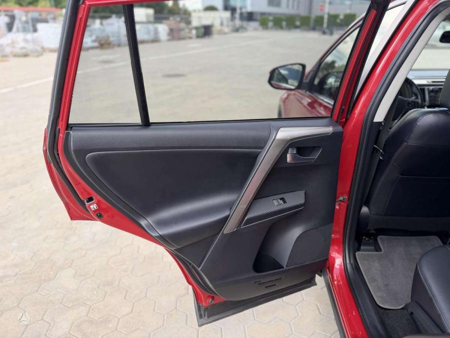 Sarkans Toyota RAV4 2013 Kauņa, ar dzinēja tilpumu 2.23 L un nobraukumu 176 tūkst. km par 10800 €, foto 24 vietnē AUTOMOTO.COM.LV