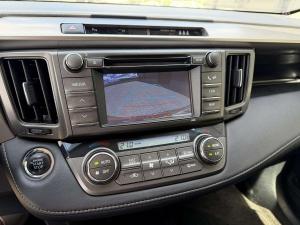 Sarkans Toyota RAV4 2013 Kauņa, ar dzinēja tilpumu 2.23 L un nobraukumu 176 tūkst. km par 10800 €, foto 28 vietnē AUTOMOTO.COM.LV