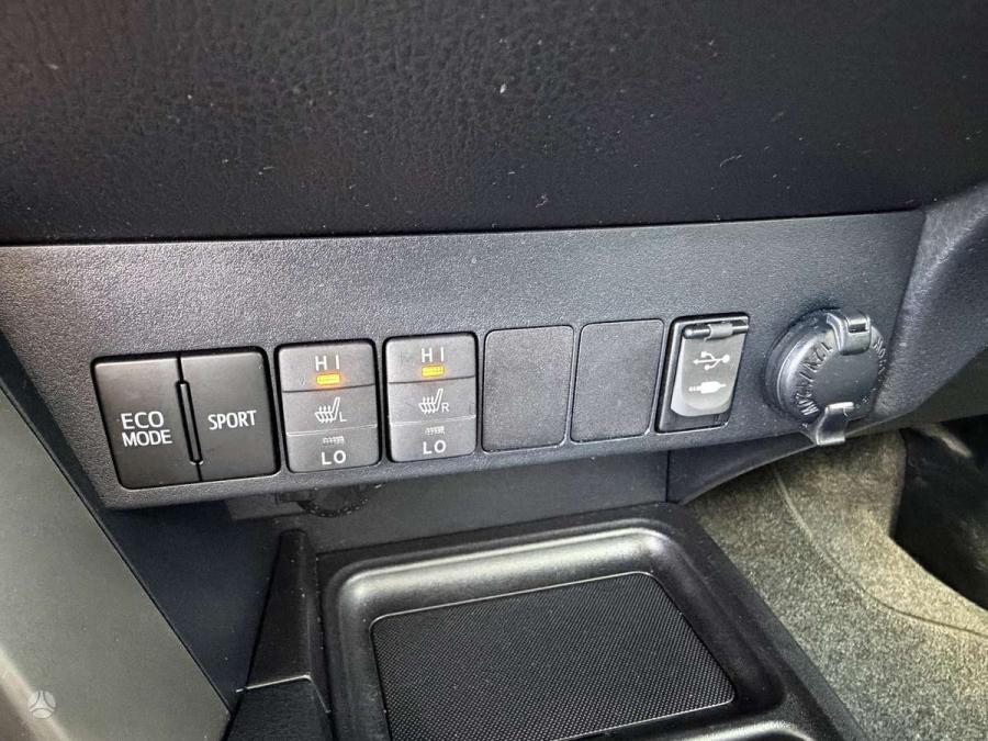 Sarkans Toyota RAV4 2013 Kauņa, ar dzinēja tilpumu 2.23 L un nobraukumu 176 tūkst. km par 10800 €, foto 30 vietnē AUTOMOTO.COM.LV