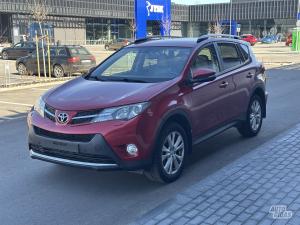 Red Toyota RAV4 2014 in Vilnius, with an engine capacity of 2.20 L and mileage of 209 thousand km for 10900 €, photo 4 on AUTOMOTO.COM.LV