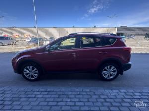 Red Toyota RAV4 2014 in Vilnius, with an engine capacity of 2.20 L and mileage of 209 thousand km for 10900 €, photo 6 on AUTOMOTO.COM.LV