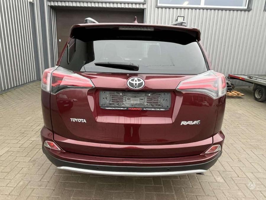 Sarkans Toyota RAV4 2015 Telšiai, ar dzinēja tilpumu 2.00 L un nobraukumu 156 tūkst. km par 14350 €, foto 11 vietnē AUTOMOTO.COM.LV