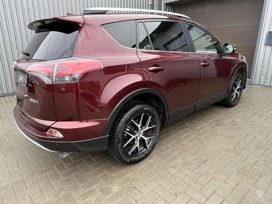 Sarkans Toyota RAV4 2015 Telšiai, ar dzinēja tilpumu 2.00 L un nobraukumu 156 tūkst. km par 14350 €, foto 12 vietnē AUTOMOTO.COM.LV