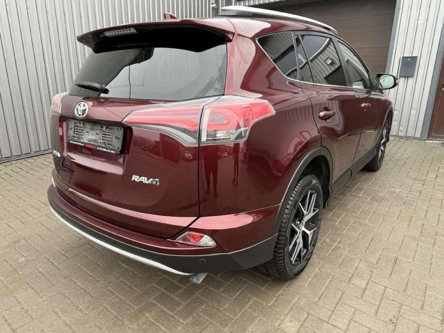 Sarkans Toyota RAV4 2015 Telšiai, ar dzinēja tilpumu 2.00 L un nobraukumu 156 tūkst. km par 14350 €, foto 13 vietnē AUTOMOTO.COM.LV