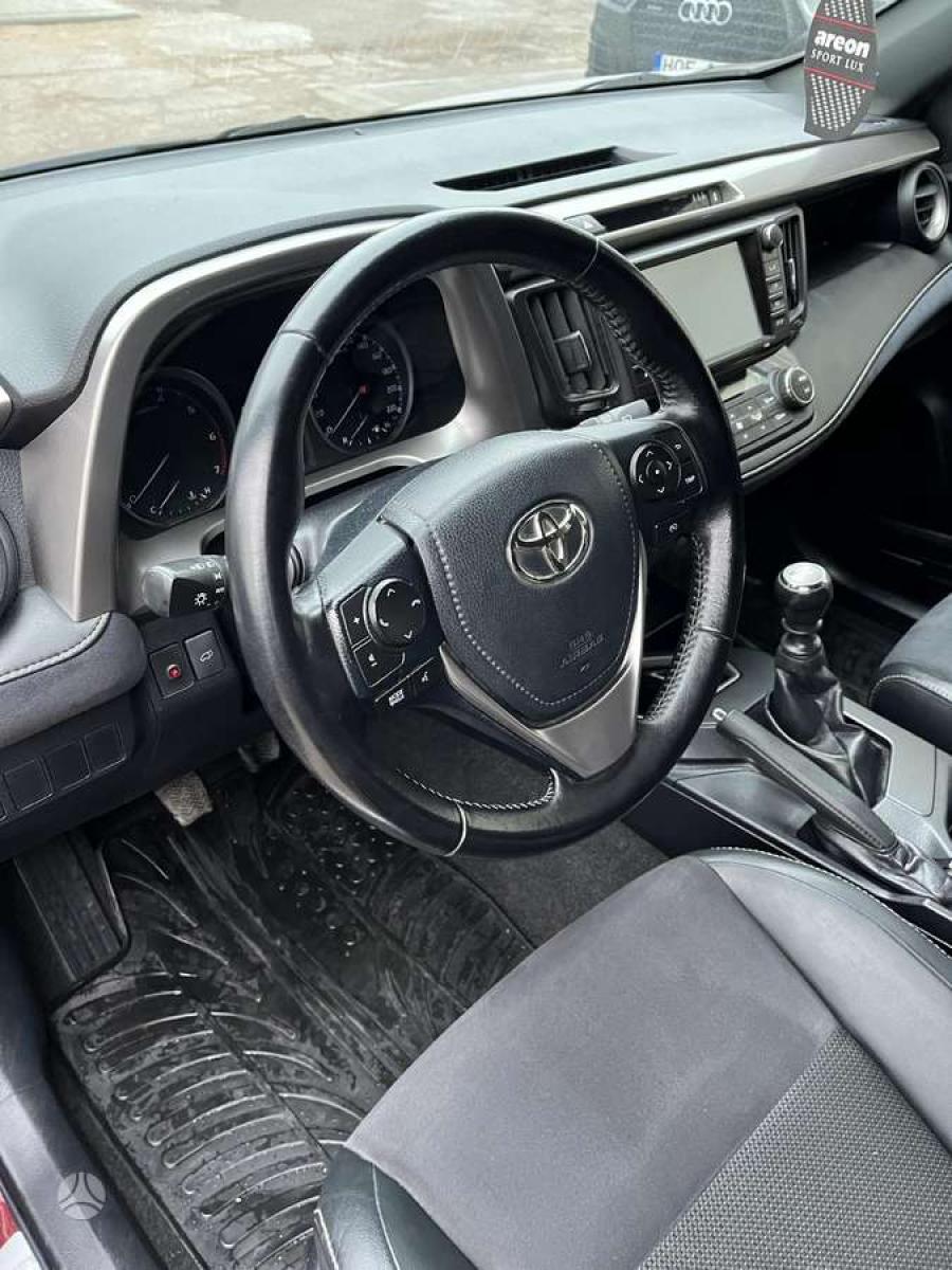 Sarkans Toyota RAV4 2015 Telšiai, ar dzinēja tilpumu 2.00 L un nobraukumu 156 tūkst. km par 14350 €, foto 14 vietnē AUTOMOTO.COM.LV