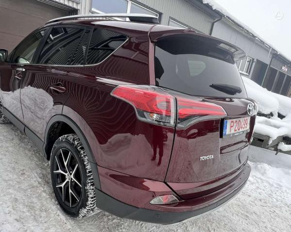 Sarkans Toyota RAV4 2015 Panevēža, ar dzinēja tilpumu 2.00 L un nobraukumu 157 tūkst. km par 13799 €, foto 7 vietnē AUTOMOTO.COM.LV